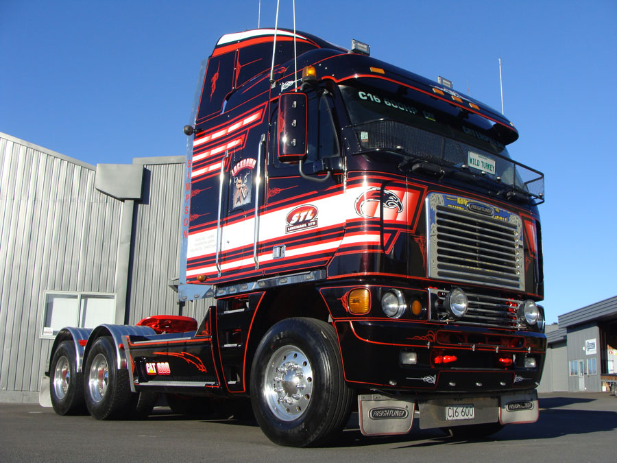 Freightliner - STL Linehaul - Truck Signs, Tauranga